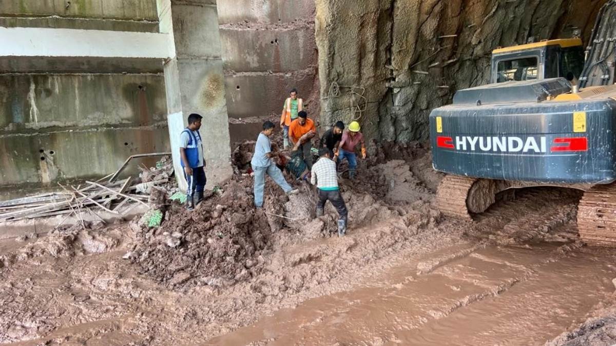 बिलासपुर में कैंचीमोड़ के पास हादसा; टनल में काम करते वक्त मजदूरों पर ...