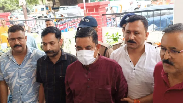 Uttarakhand Crime: विधवा से दुष्‍कर्म का आरोपित मुकेश बोरा उत्तर प्रदेश ...