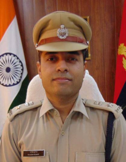 नवनियुक्त एसपी और एएसपी ने संभाला कार्यभार - Newly appointed SP and ASP ...