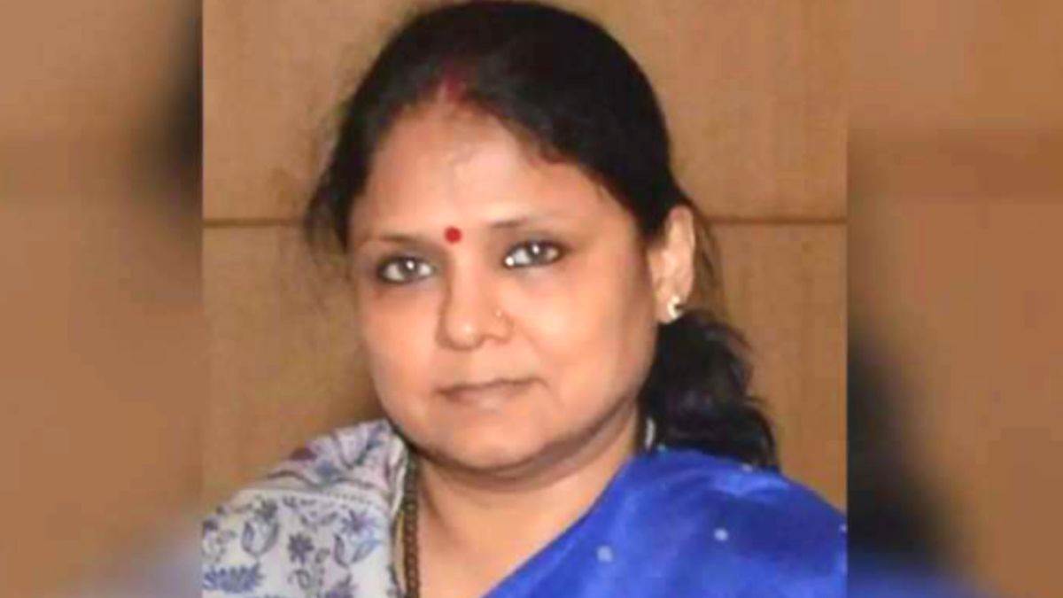 यूपी कैडर की IAS अधिकारी रेणुका कुमार का VRS मंजूर, सीएम योगी आदित्यनाथ ... यूपी कैडर की IAS अधिकारी रेणुका कुमार का VRS मंजूर, सीएम योगी आदित्यनाथ ...