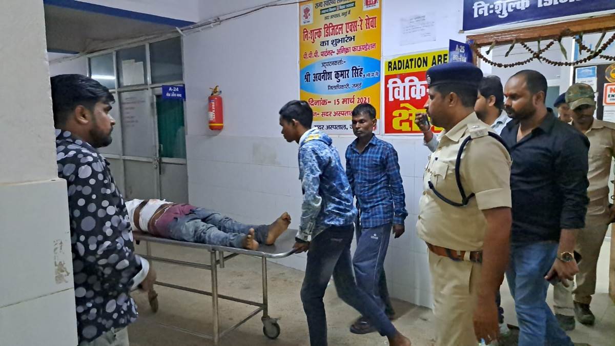 Jamui Crime News: जमुई में ई-रिक्शा चालक को किराया मांगना पड़ा मंहगा, बदमाशों ने पीठ और छाती में ...