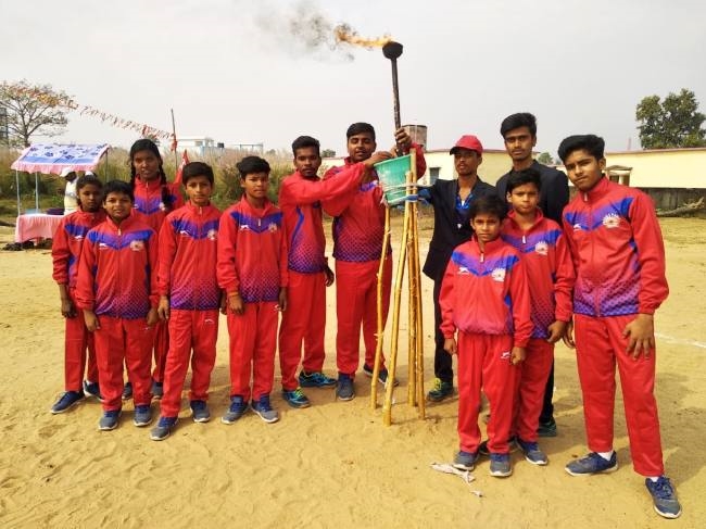 शिक्षा के साथ खेलकूद भी जरूरी : एसडीएम - Sports is also necessary along ...