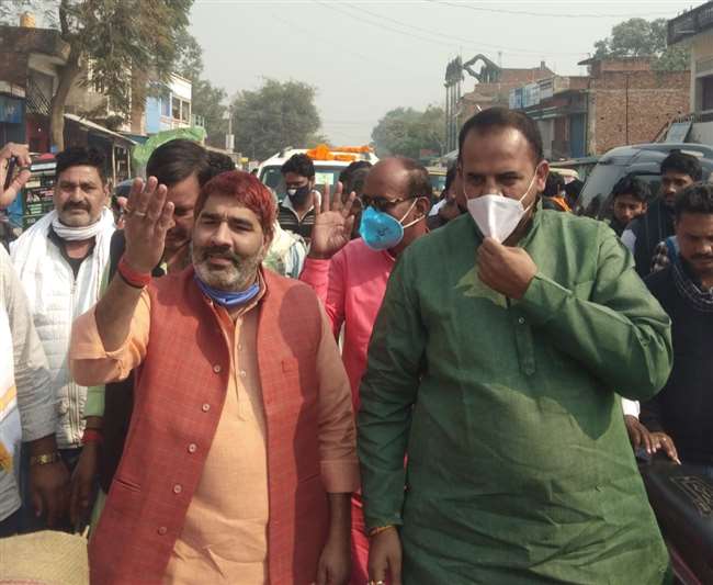 आजमगढ़ में भाजपा नेता सहजानंद राय के स्वागत में उमड़ा कार्यकर्ताओं का ...