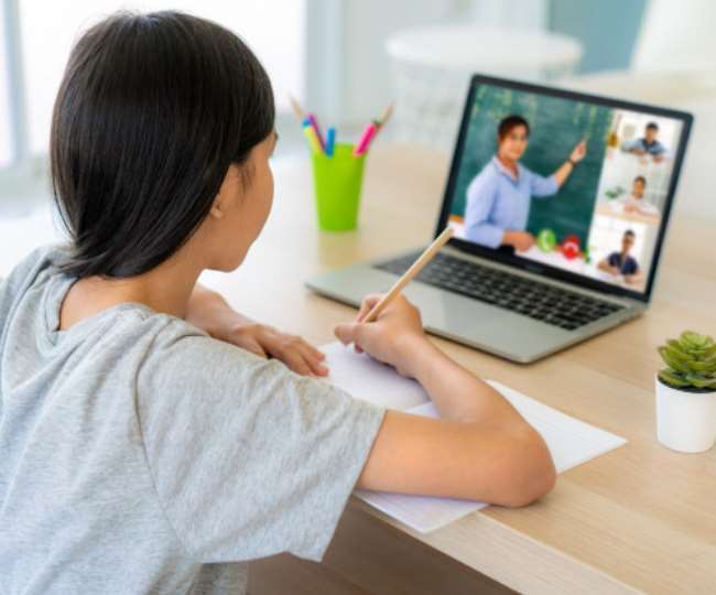 आनलाइन क्लास ले रहा है आपका बच्चा तो तुरंत हो जाएं अलर्ट, आंखों में हो ...