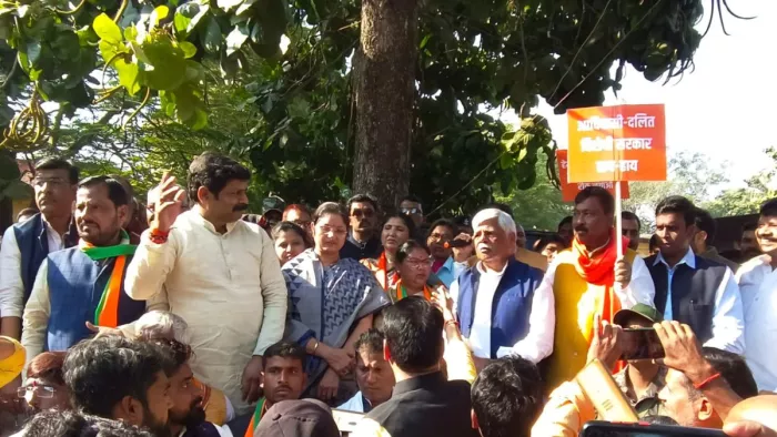 Jharkhand Politics: झारखंड की संपदा को लूटने में लगा अबुआ राज्य का बबुआ ...