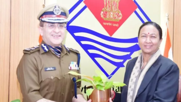 शुरुआती शिक्षा यूपी में हुई, पिता चिकित्सक थे; इस जिले के रहने वाले हैं ...