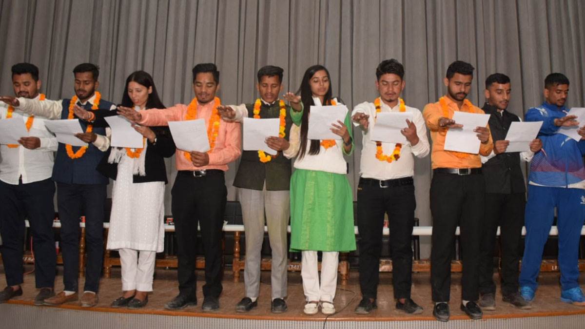 Student Union Election : हल्‍द्वानी के एमबीपीजी में बना इतिहास, पहली ...