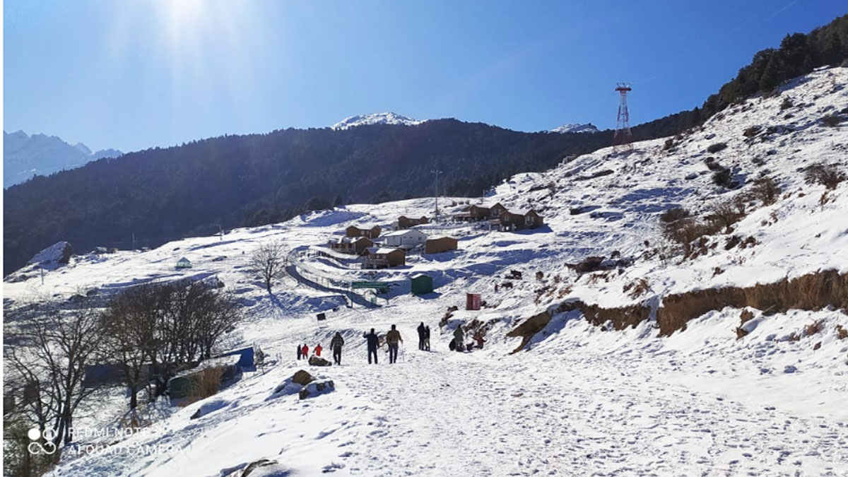 Christmas और New Year को मनाए यादगार, उत्‍तराखंड के औली में जमकर पड़ी ...