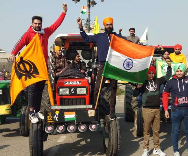 Farmers Tractor Rally: पंजाब में भी सड़कों पर किसान, कई जगह निकाला ...