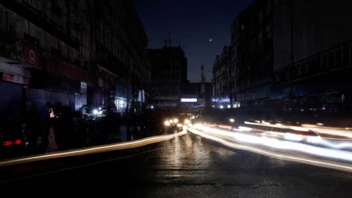Blackout in Pakistan: पाक में ब्लैक आउट से 22 करोड़ लोग हुए थे परेशान ...