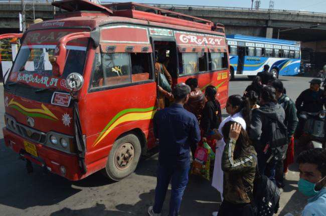 Jammu: नोटिफिकेशन से पहले ही यात्री वाहनों में लिया जा रहा बढ़ा किराया ...