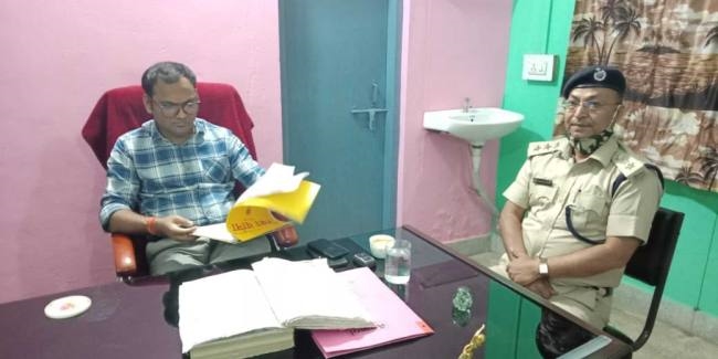 एसपी ने किया थाना का निरीक्षण - sp inspected ranka thana in gadhwa ...