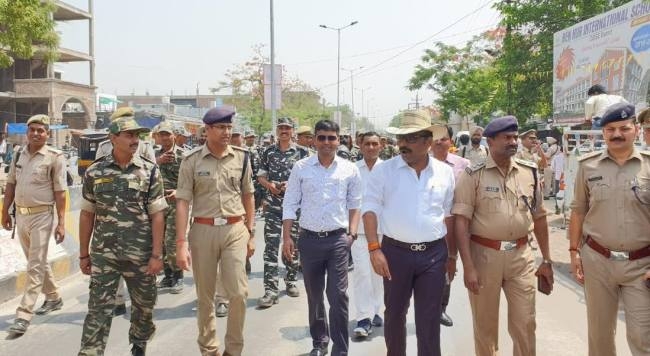 रूट मार्च कर सुरक्षा का कराया अहसास - Root MARch for Security