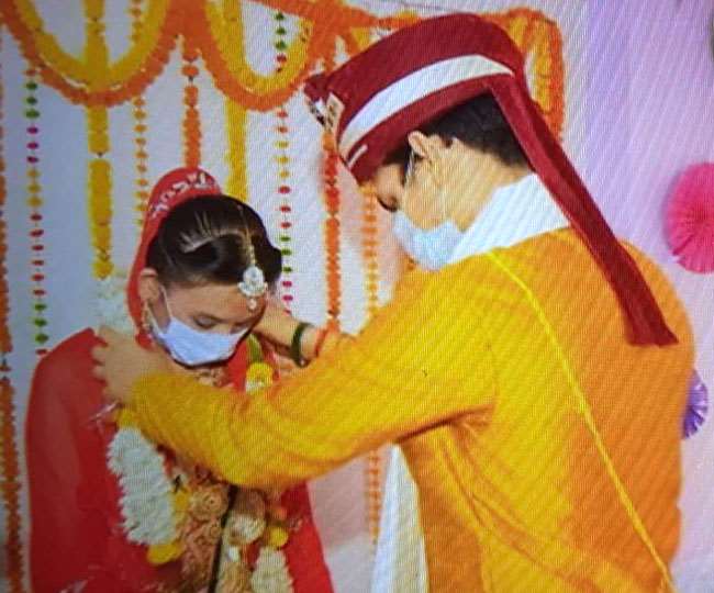 Lockdown Marriage: पटना में दूल्‍हे के घर दुल्‍हन ने लिए सात फेरे ...