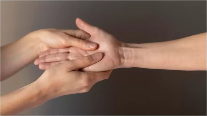 Hand Transplant: हैंड ट्रांसप्लांट कैसे देता है लोगों को एक नई आशा ...