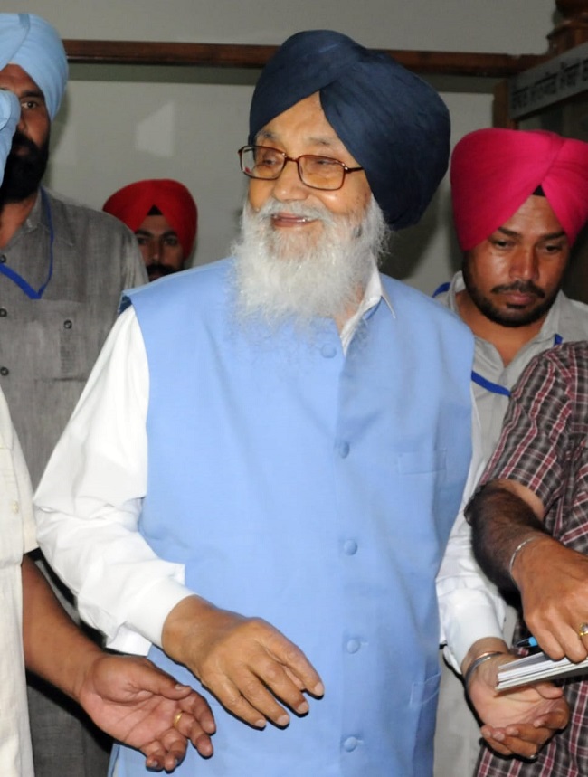 Parkash Singh Badal: सबसे कम उम्र में सरपंच... फिर पांच बार सीएम ...