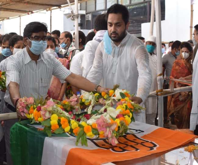 पंचतत्व में विलीन हुए राजेंद्र बाबू, मुख्यमंत्री हेमंत सोरेन ने कहा ...