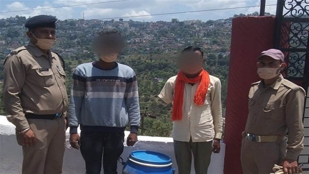 अल्मोड़ा में लगातार दूसरे दिन गांजे की खेप पकड़ी, प्लास्टिक के ड्रम ...