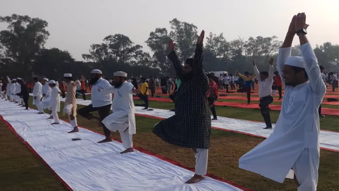 AMU के मैदान में तिरंगायुक्‍त गुब्‍बारों के बीच देशभक्‍ति और स्‍वास्‍थ् ...