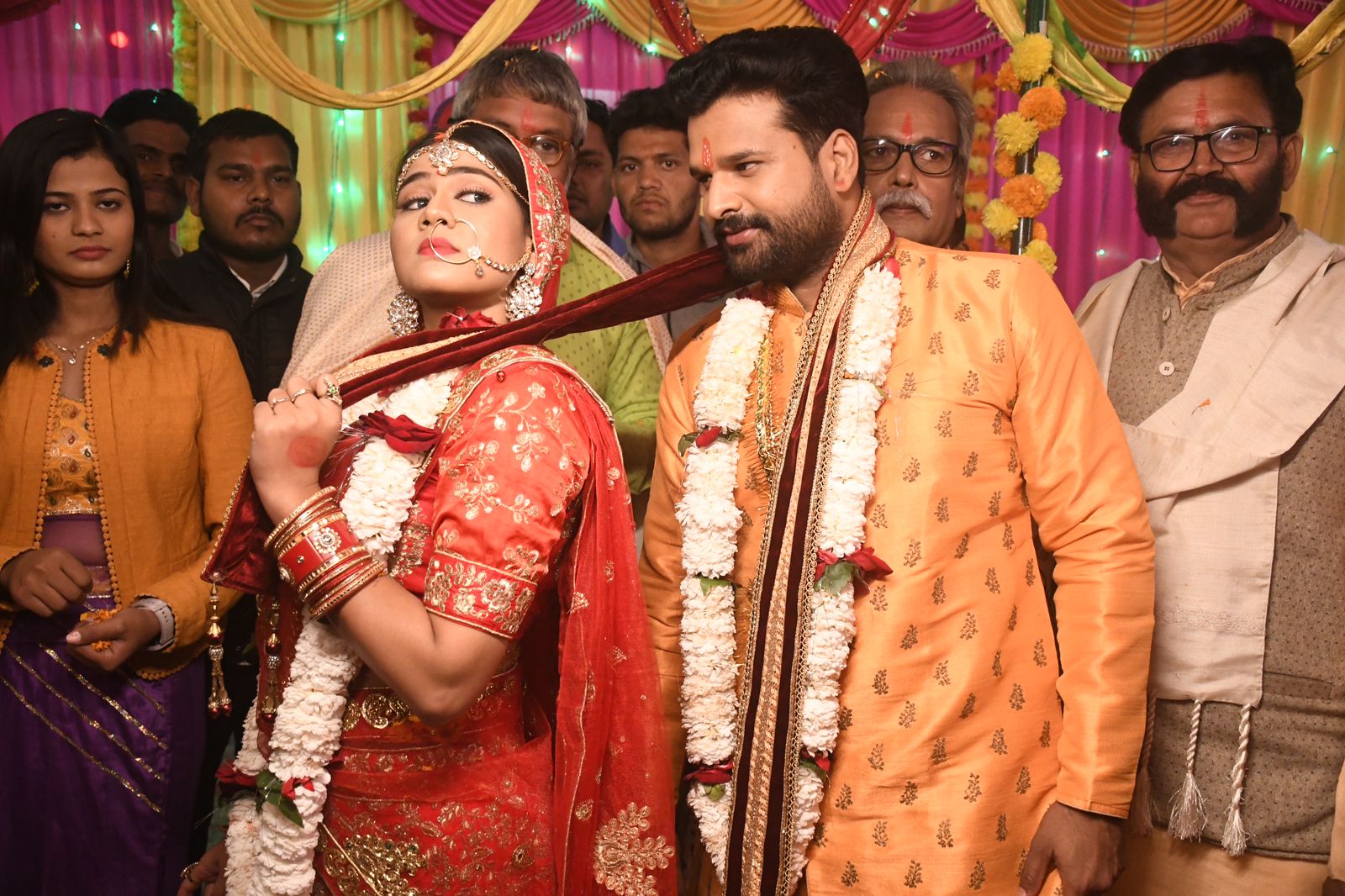 रितेश पांडे संग 'सजनवा कैसे तेजब' में रोमांस करती नजर आएंगी साउथ ...