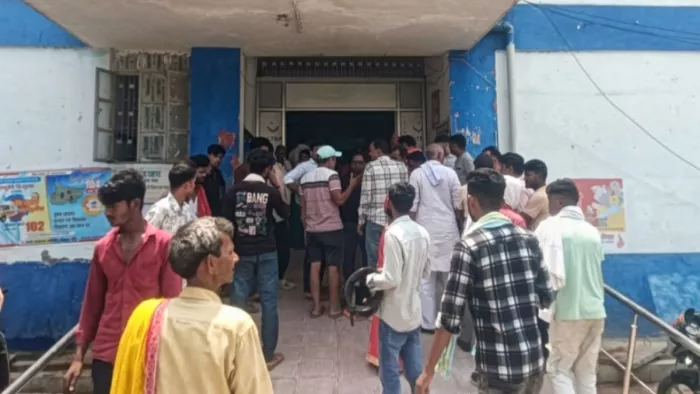 Buxar News: बक्सर में अंधाधुंध फायरिंग, दिनदहाड़े RJD नेता को बदमाशों ...