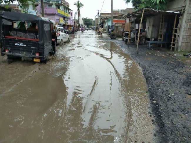 झमाझम बारिश से लुढ़का तापमान, तेज हुई धान की रोपनी - Temperatures ...