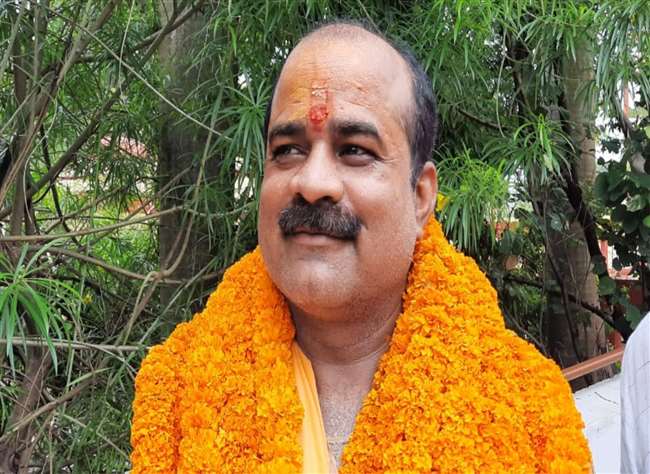 मऊ से भाजपा के मनोज राय निर्विरोध जिला पंचायत अध्यक्ष बने, कोई दूसरा ...