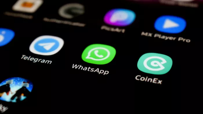 WhatsApp के डार्क मोड का पहले से जुदा होगा अंदाज, नए बदलाव के साथ ऐसा ...