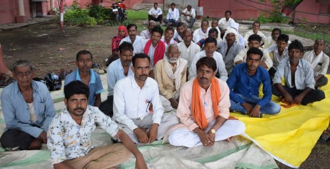 राशन कोटा बहाली पर आमरण अनशन शुरू