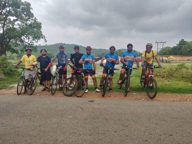 स्टील साइक्लॉस 75 घंटे में करेंगे 100 किलोमीटर का सफर