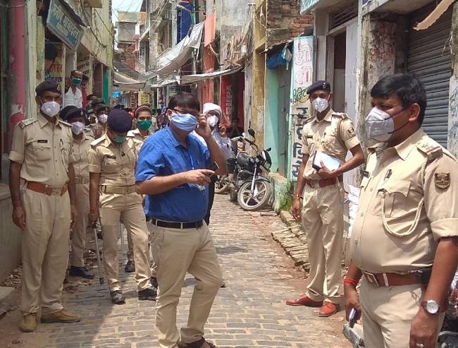 एसडीएम ने लिया लॉकडाउन के अनुपालन का जायजा, की कार्रवाई - SDM took ...