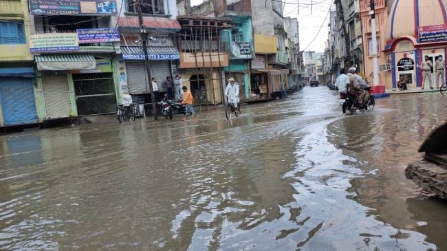 कैराना में कई स्थानों पर जलभराव - waterlogged in the kairana due to ...