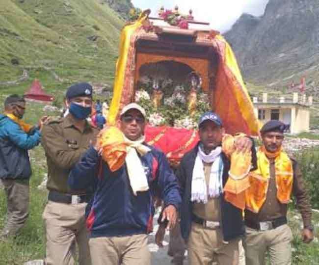Badrinath Dham News: जन्मोत्सव पर माता मूर्ति से हुआ भगवान नर-नारायण का ...