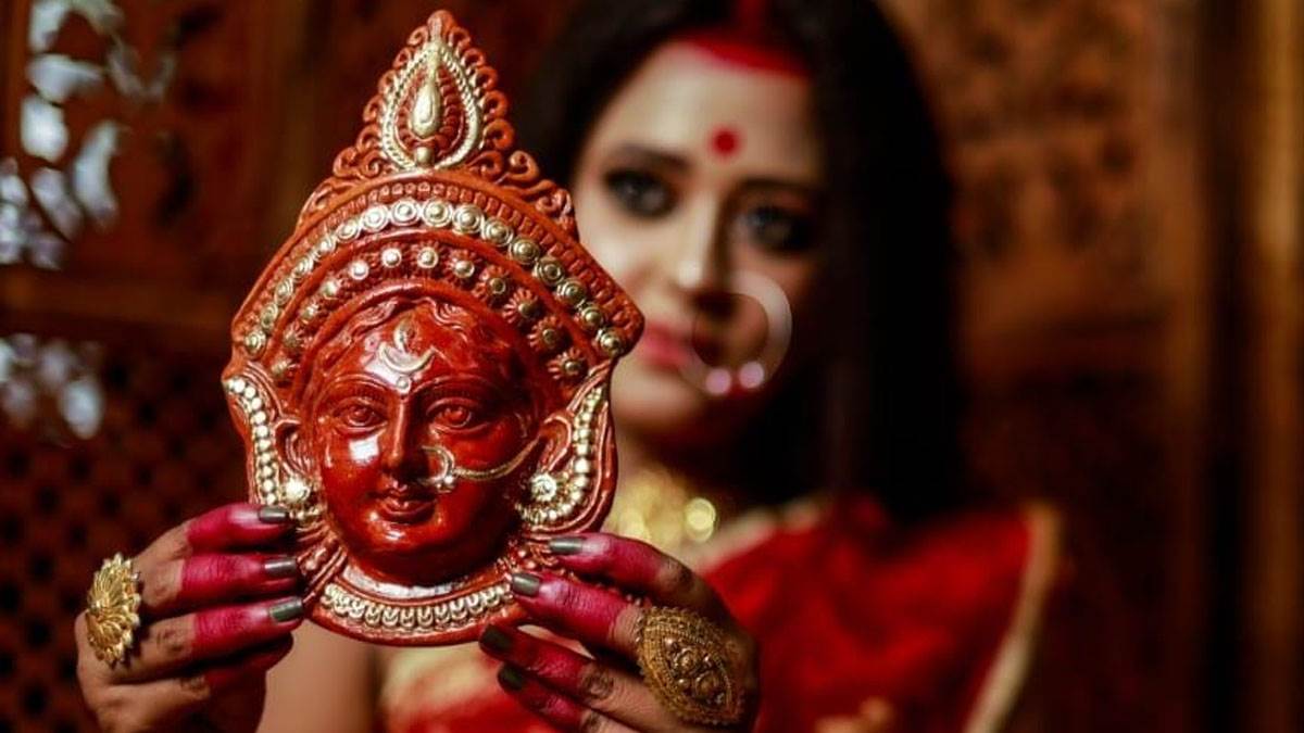 Durga Puja 2022: कलश स्थापना के साथ आज पूजा पंडालों में विराजेंगी मां ...