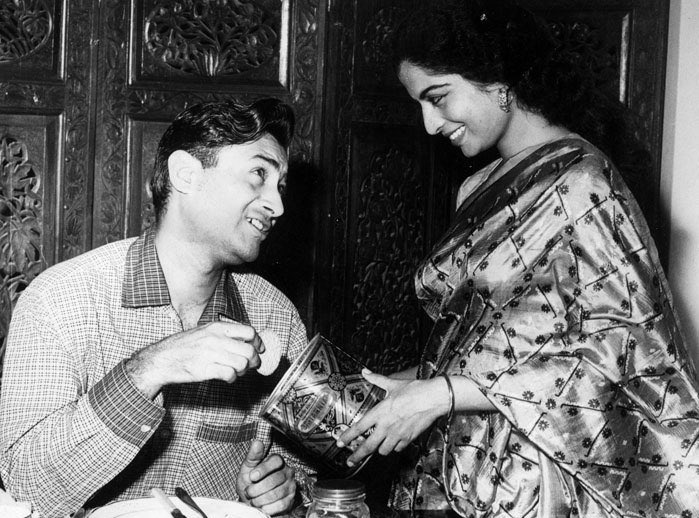 Dev Anand Birth Anniversary: अमिताभ के खिलाफ की थी नारेबाजी, देव आनंद ...