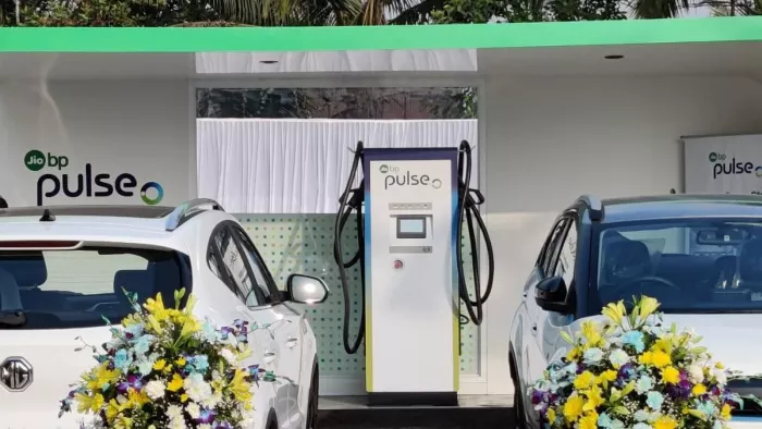 Jio-BP ने लॉन्च किया 500वां ईवी-चार्जिंग स्टेशन, चार्जिंग पॉइंट्स हुए पांच हजार - Jio BP ...