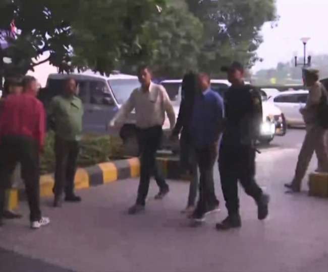 Kamlesh Tiwari murder case एटीएस गुजरात से अशफाक के पिता और पत्नी की ...