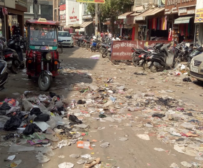 हिसार में सफाई व्यवस्था का निकला जनाजा, जगह-जगह लगे कचरे के ढेर, जलाने ...