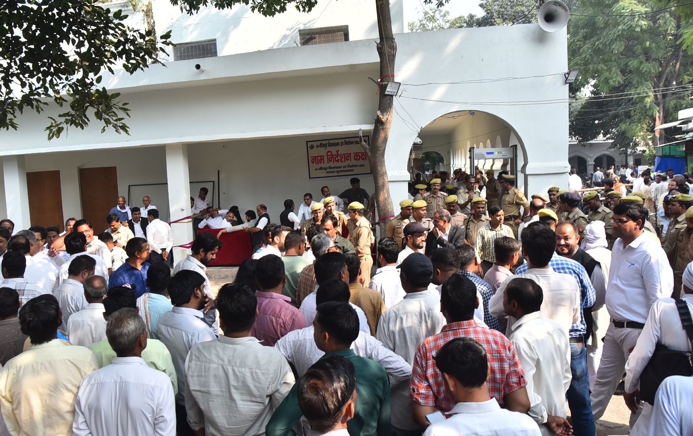 मीरापुर उपचुनाव: RLD प्रत्याशी मिथलेश पाल समेत 15 ने किया नामांकन ...