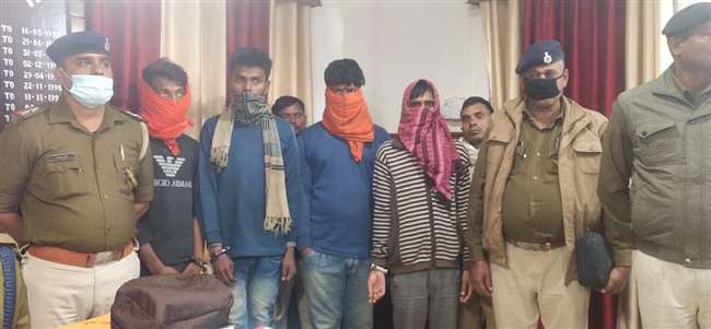 Crime in Kaimoor पकड़े गए Bihar Gang के चार चोर UP में बिना कागजात बेच ...