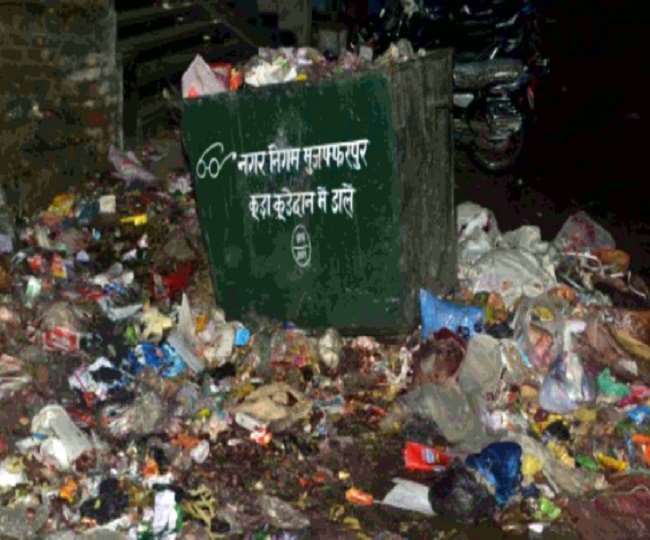 मुजफ्फरपुर में सड़क पर ही कचरे की डंपिंग, कैसे सुधरेगी शहर की रैंकिंग ...