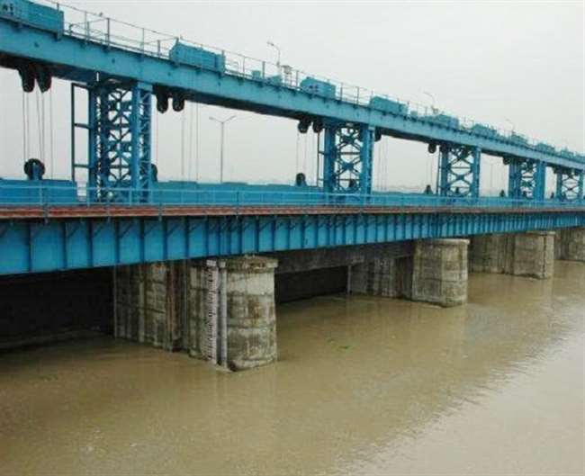 गंगा में कूदने से रोकने के लिए और ऊंची होंगी बैराज पुल की ग्रिल Kanpur ...