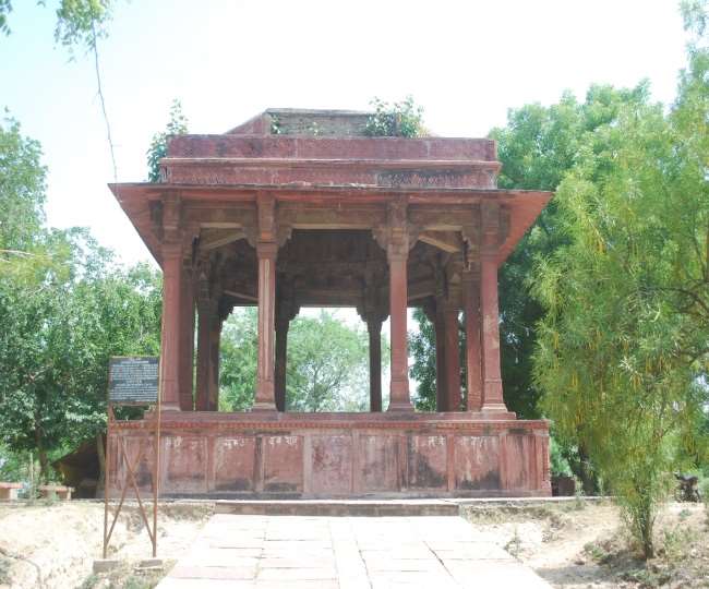 फूलों की खुशबू से महकेगी रसखान समाधि, काव्‍य प्रेमियों के लिए होगा ...