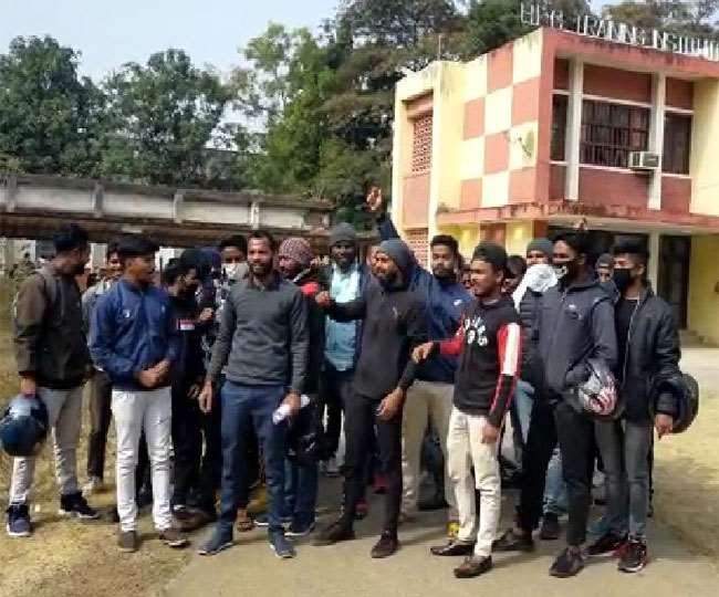 HEC ट्रेनिंग इंस्‍टीट्यूट ने इंटरनल परीक्षा में शून्‍य नंबर देकर किया ...