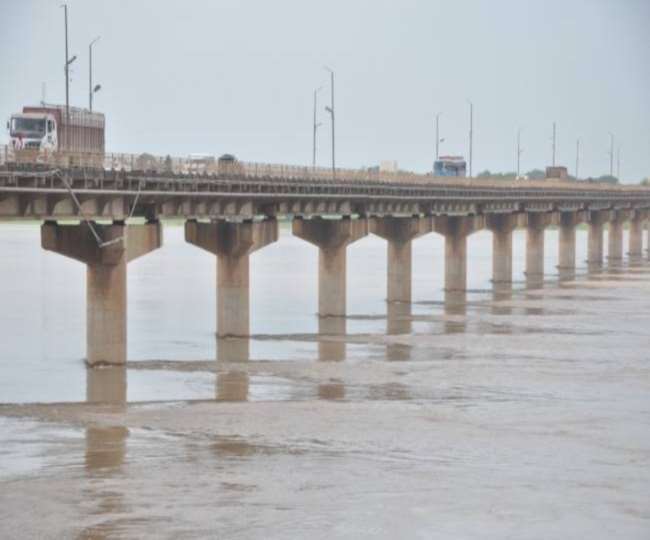 Shastri Bridge of Prayagraj: पुल के निर्माण को निजी कंपनी ने अधूरा ...