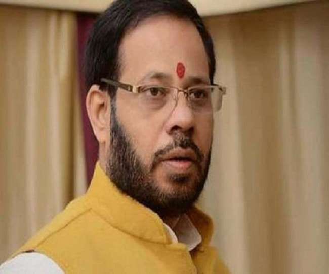 विजिलेंस जांच में फंसे सपा सरकार के पूर्व मंत्री मनोज पांडेय, गायत्री ...