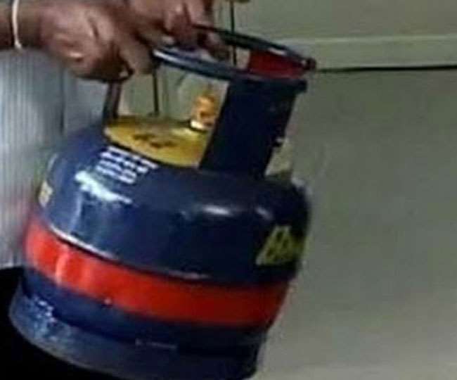 देहरादून : उपभोक्‍ताओं को राहत, अब पेट्रोल पंप पर एजेंसी की कीमत में ...