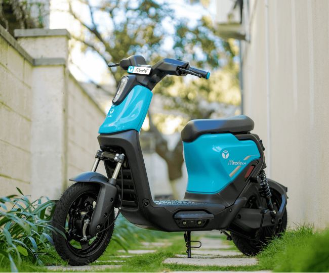 Yulu Bajaj EVs Launch: इस कंपनी के साथ मिलकर बजाज ने उतारे दो ...