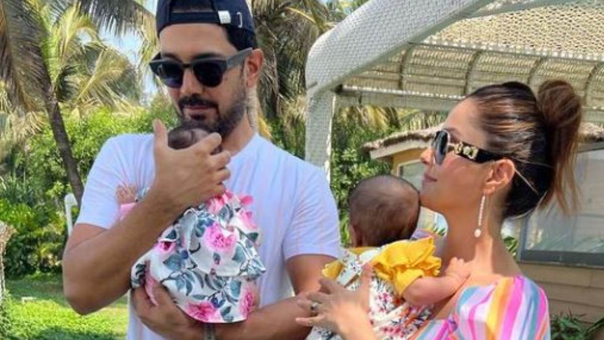 Rubina Dilaik की जुड़वां बेटियों ने बॉस की तरह एन्जॉय किया 'बीच साइड ...