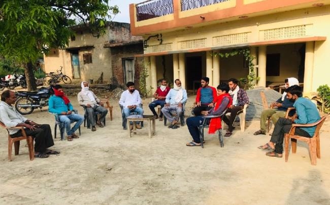 जरूरतमंदों का रख रहे ख्याल, सजती है गांव की चौपाल - Village panchayat ...